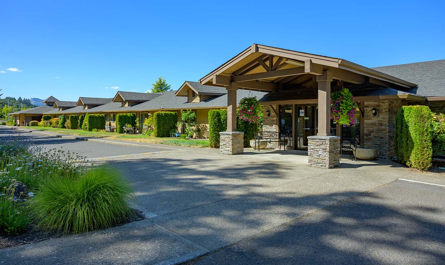Hillside - McMinnville Nonprofit Senior Living Community | HumanGood